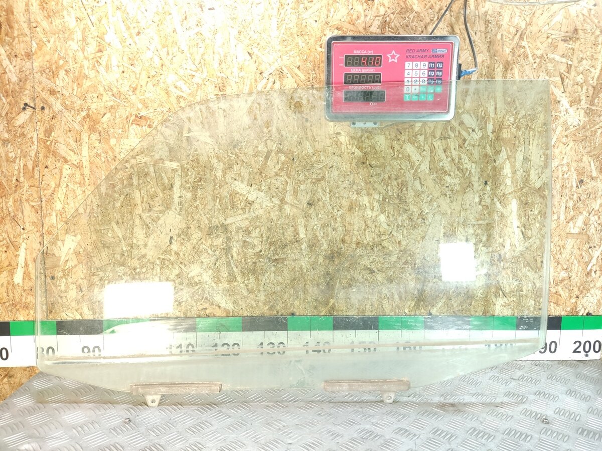 Стекло двери передней левой MITSUBISHI Pajero 1999-2005 MR380412