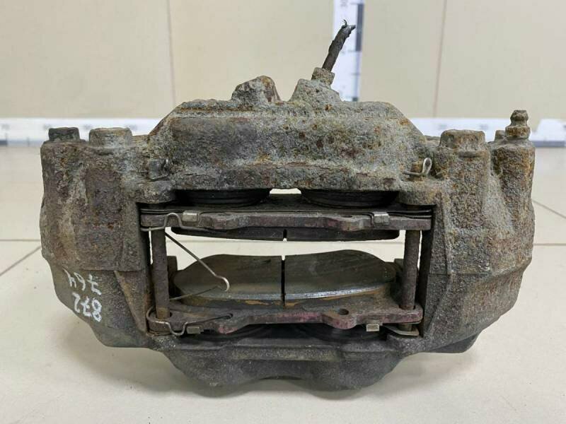 Суппорт передний правый Toyota Land Cruiser Prado J120 2002-2009