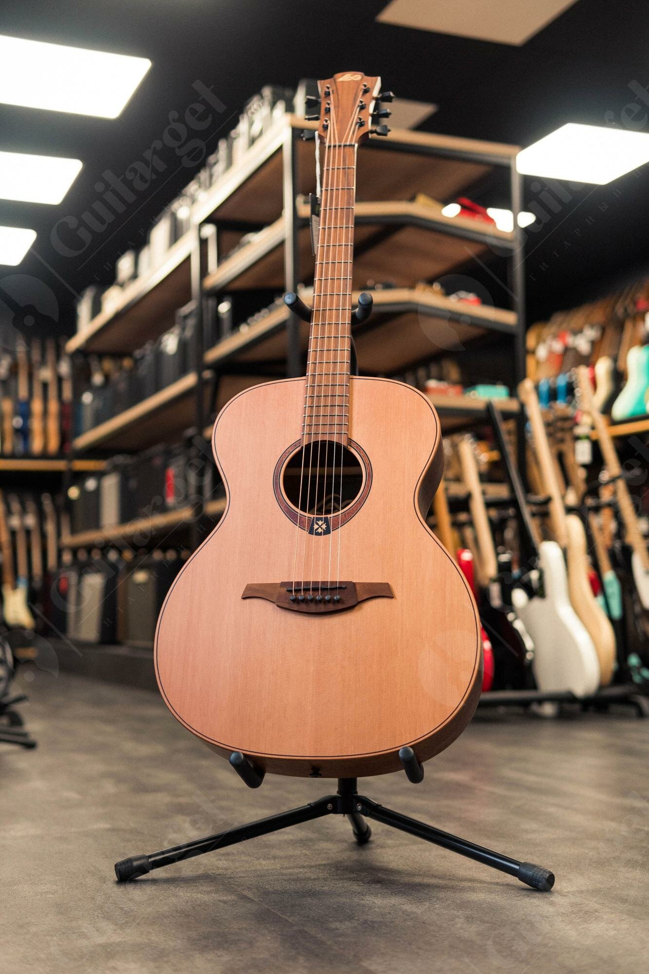 Акустическая гитара Lag T-170A