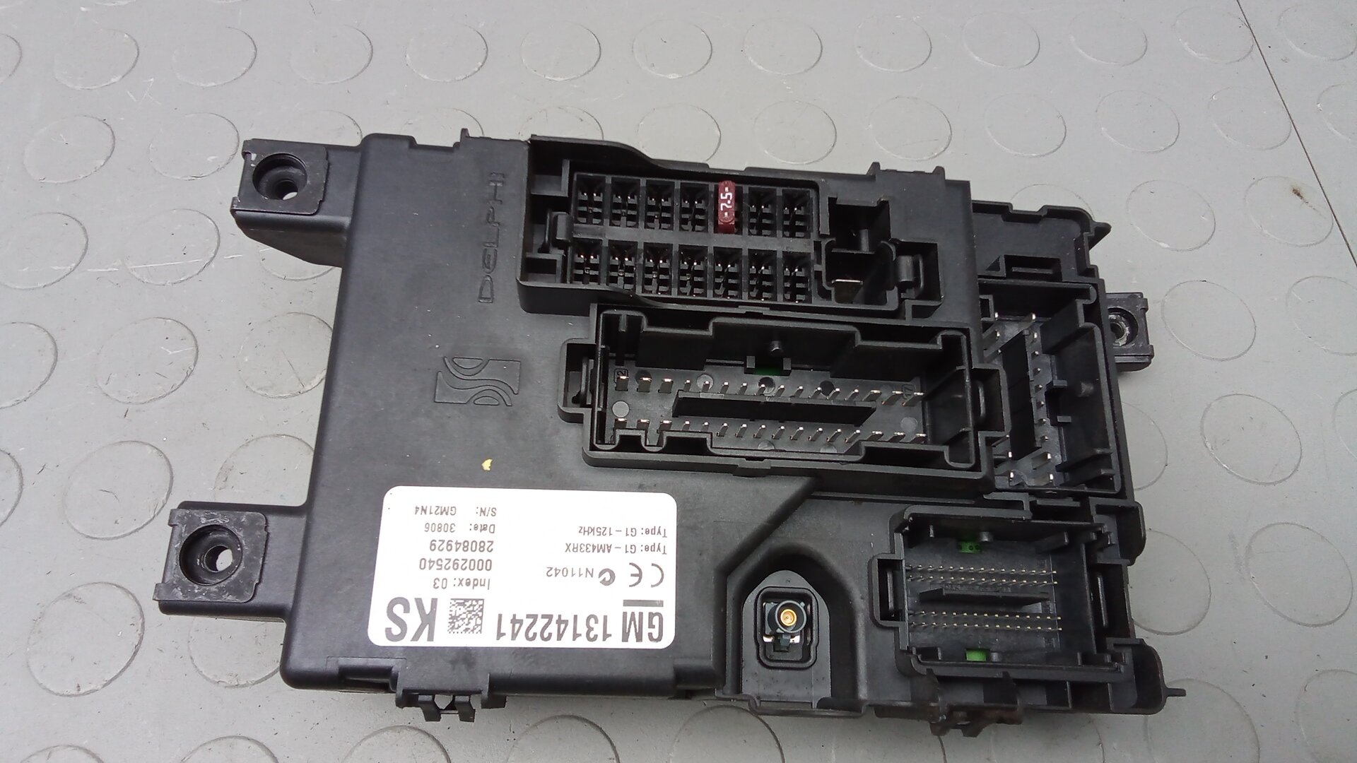 Блок предохранителей OPEL CORSA D, Номер 13142241