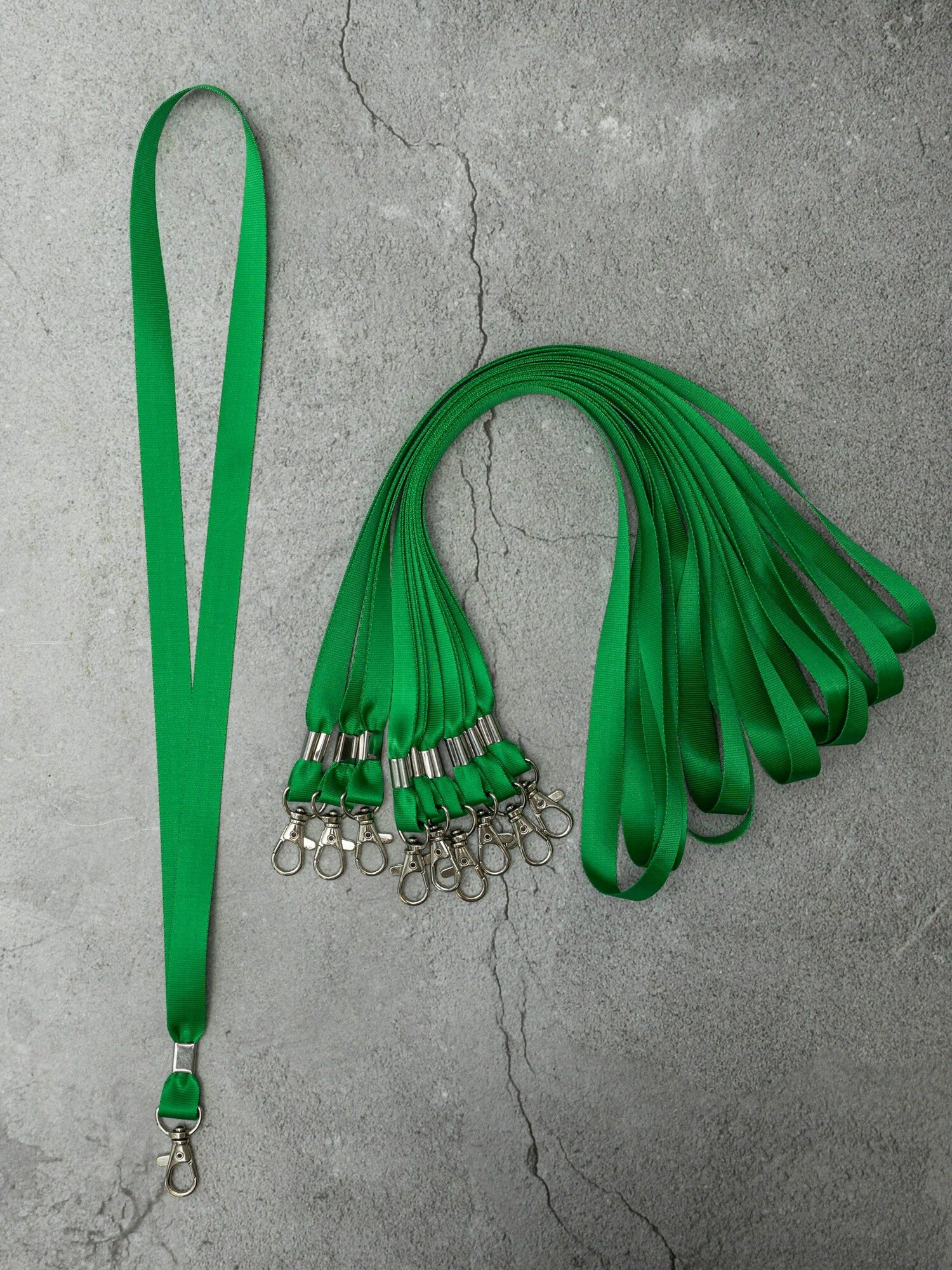 Лента для бейджа с карабином зеленая, ширина 15 мм - 5 штук.