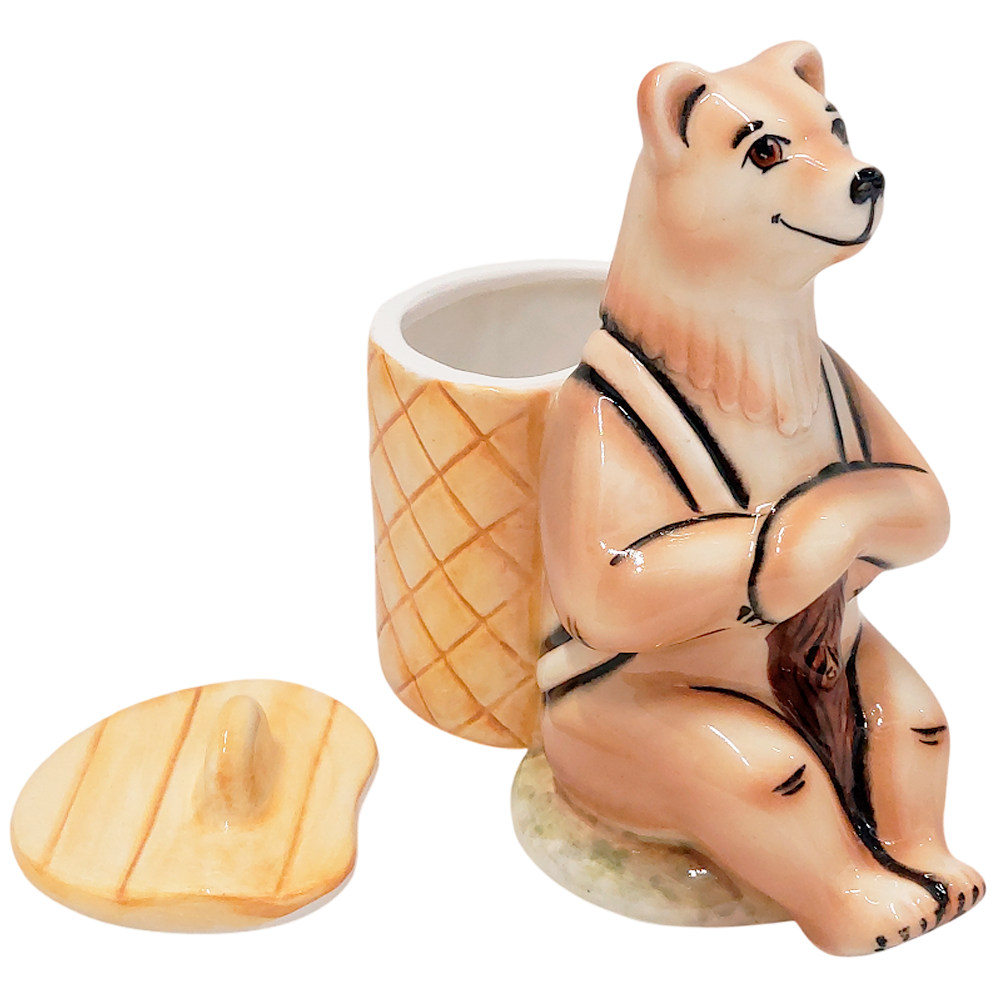 Фарфоровая банка для мёда, ручной работы медовница "Медведь с коробом"