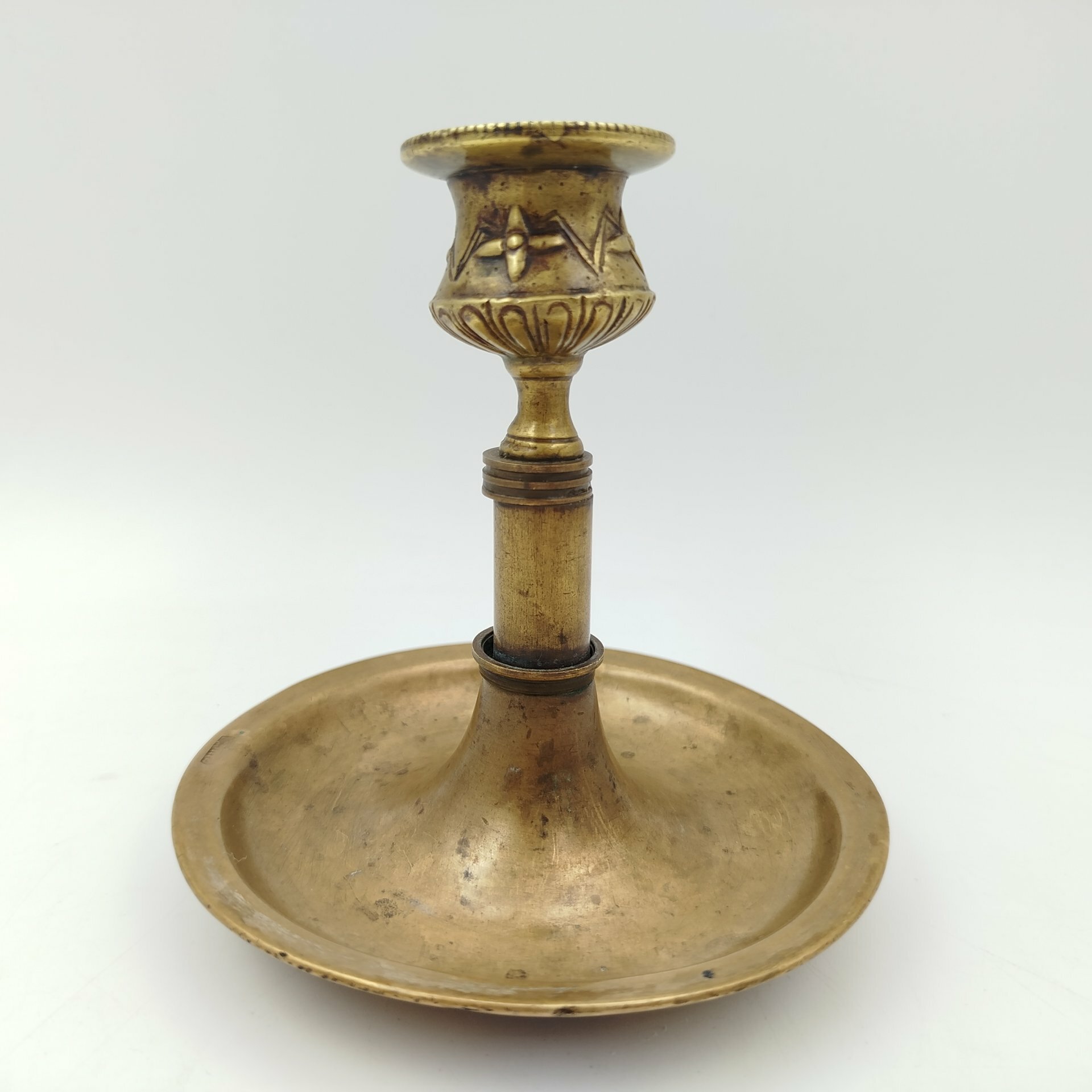 Подсвечник для одной свечи на круглой подставке, бронза, литьё, Фабрика Юдина