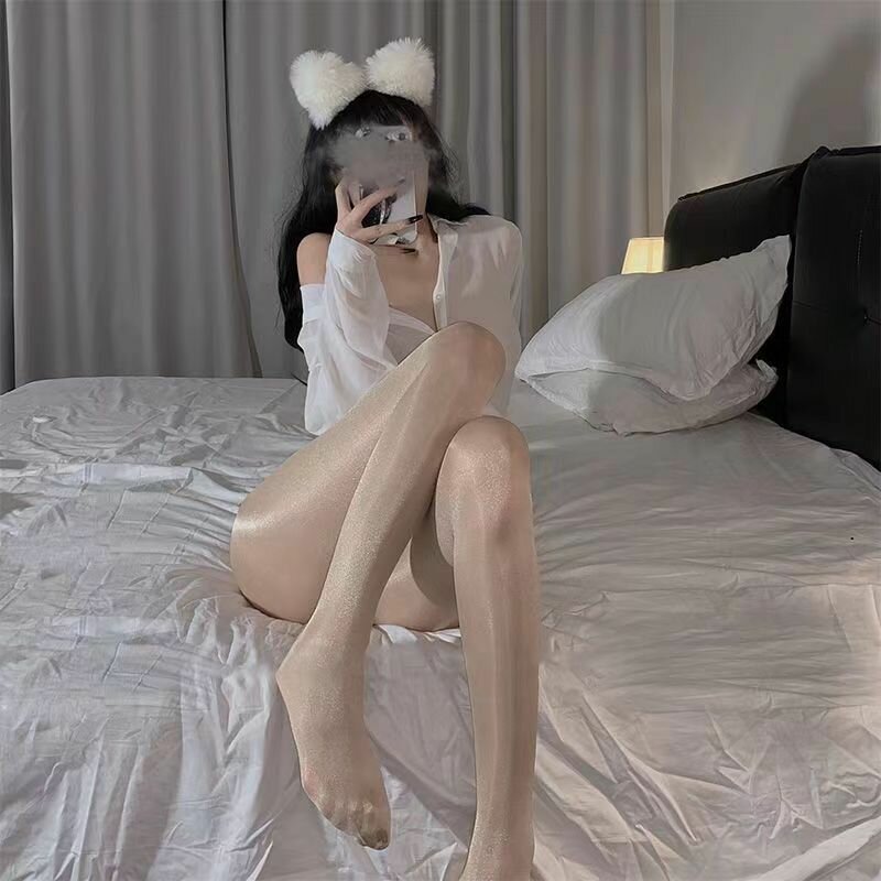 Блестящие сексуальные чулки