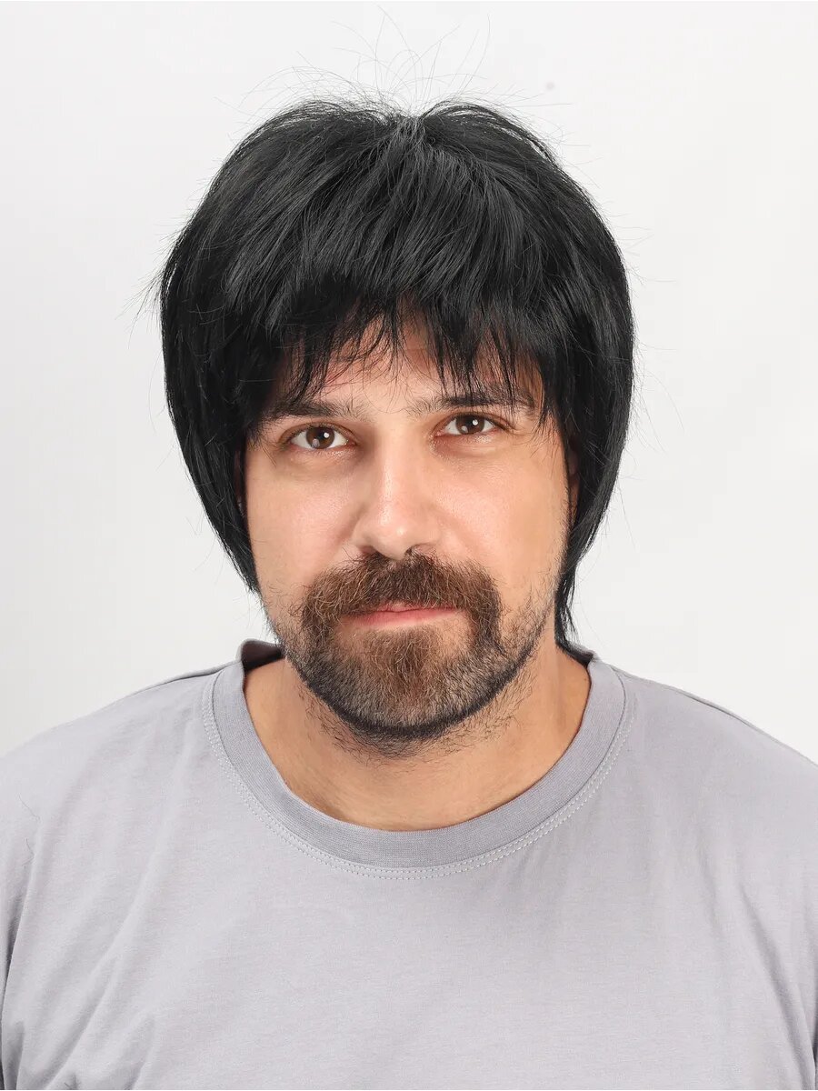 Парик мужской удлиненный с челкой черный