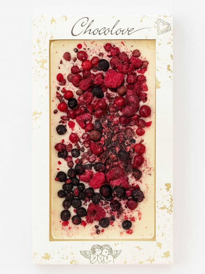 Шоколад белый с черникой, малиной и брусникой