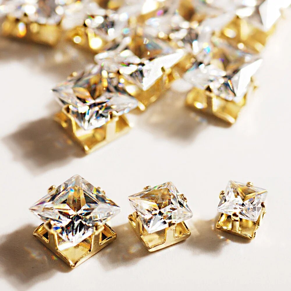 Серьги пусеты с цирконом, квадрат, Golden