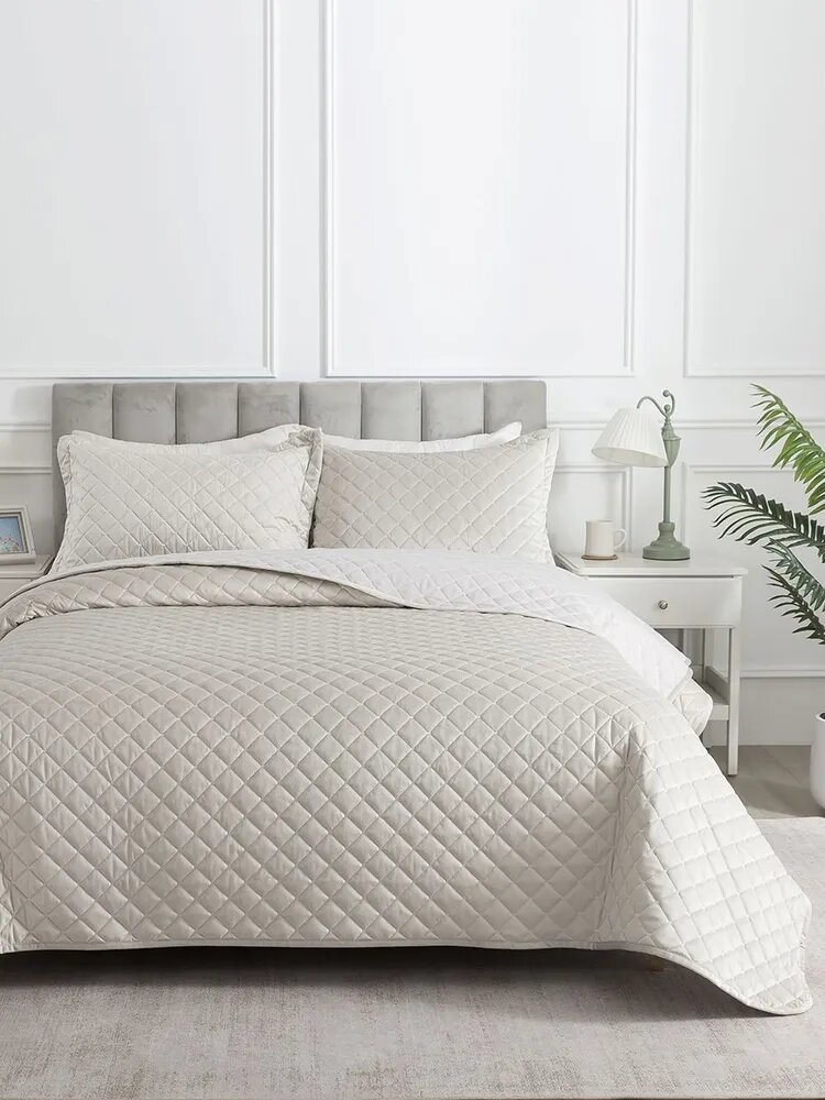 Покрывало стеганное велюровое 240х260 с двумя наволочками 50х70 BRAVO серый