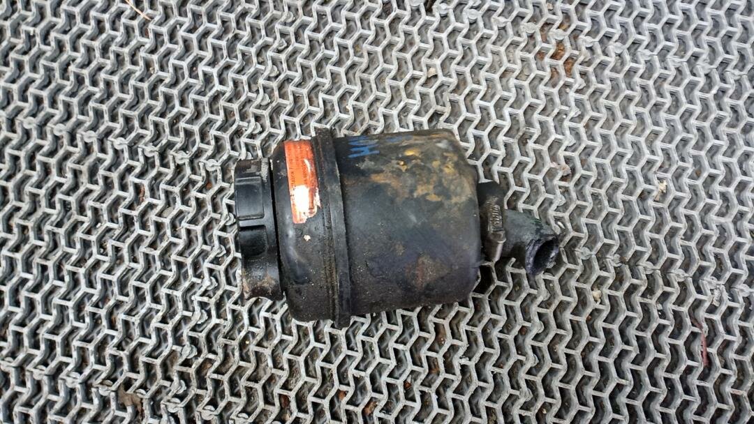 Бачок гура Volvo FE 2007