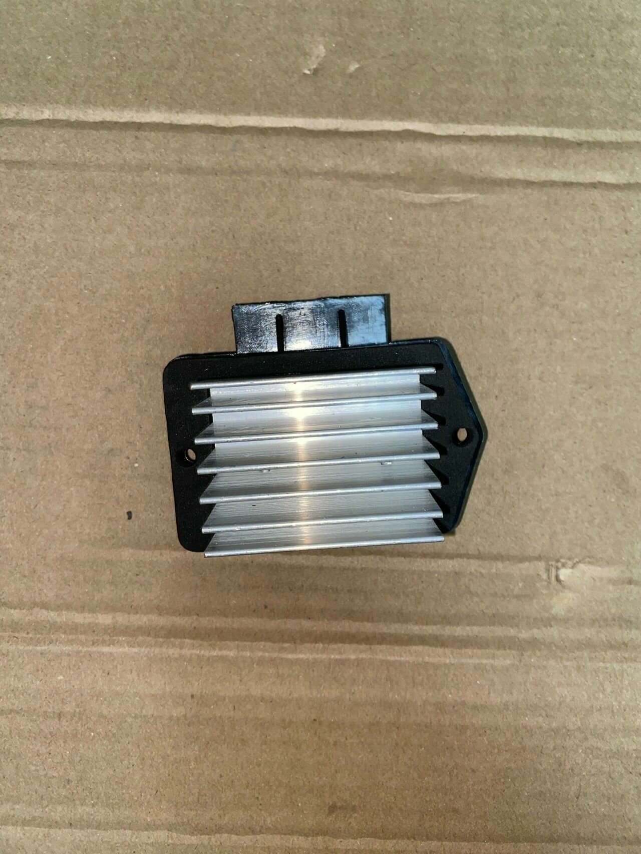 Резистор отопителя LIFAN B3745180C