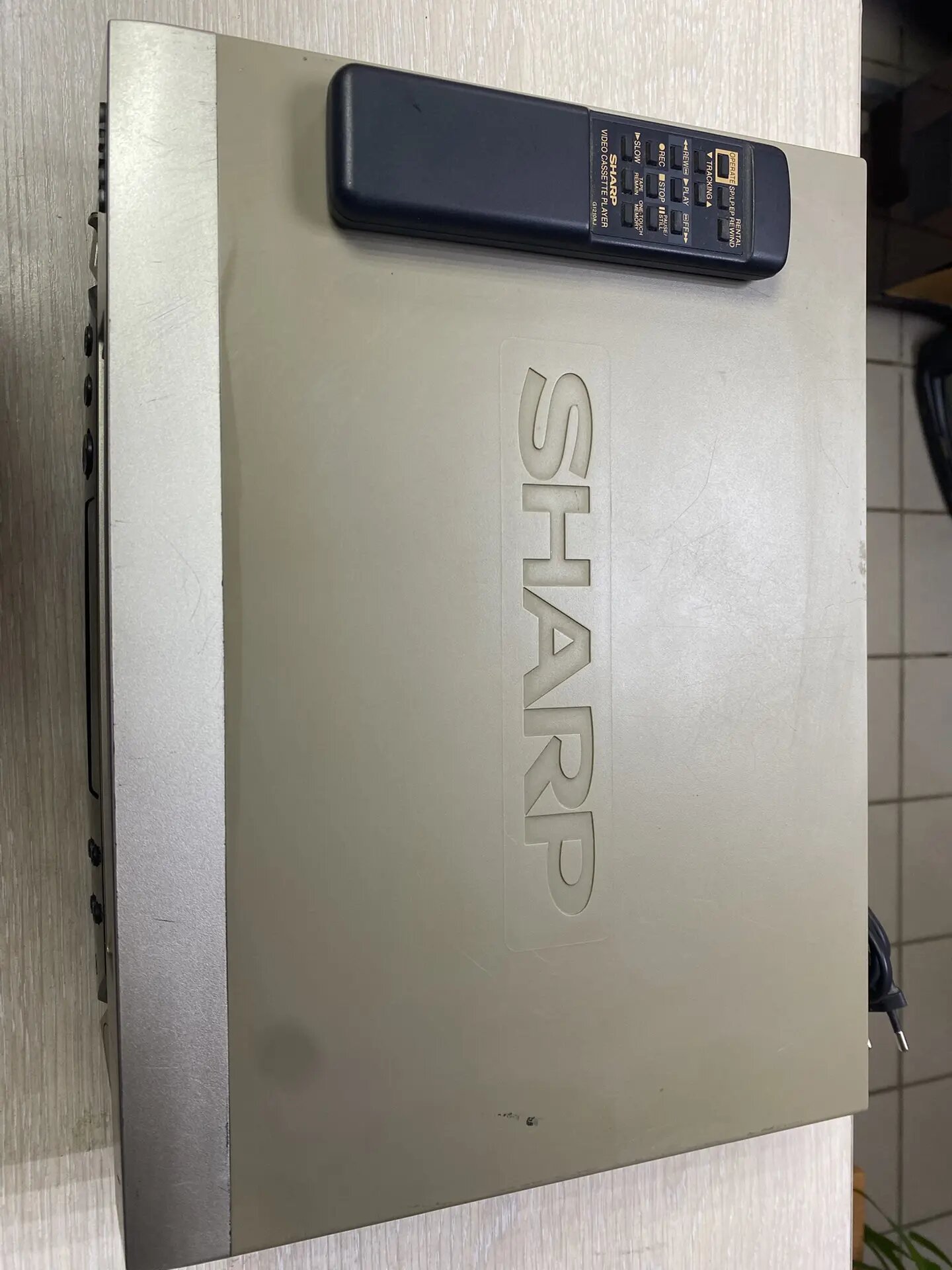 Sharp VC-V50RU — видеомагнитофон формата VHS — фото 1