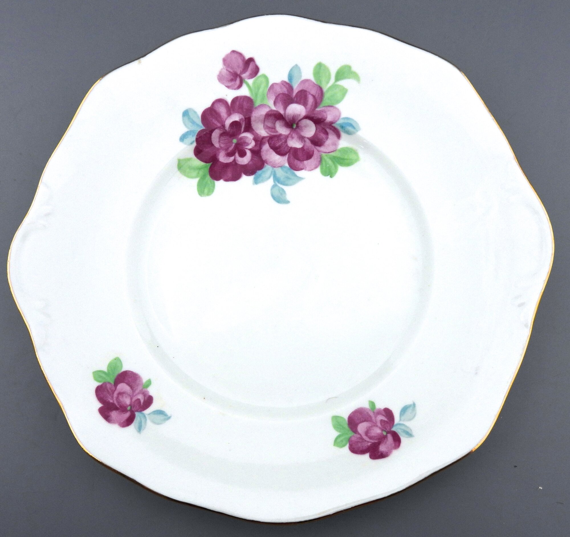 Блюдо 27х28 см "Розовые цветы" фарфор Дулево СССР