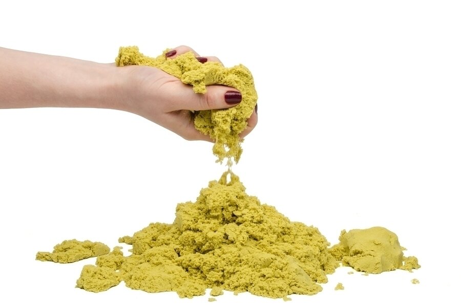 Песок для лепки кинетический Isandalive, 1 кг, желтый + набор фигурок в подарок