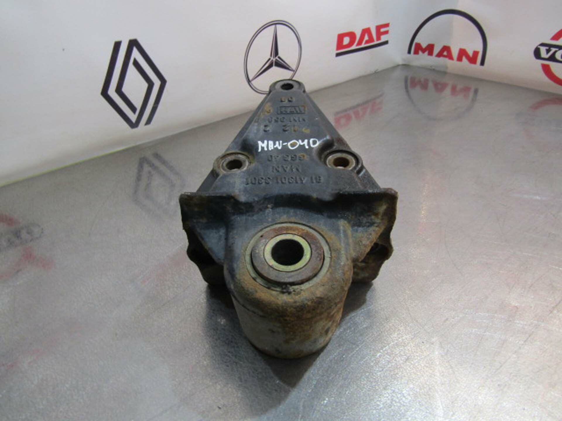 Кронштейн крепления передней рессоры задний MAN TGA, TGS, TGX