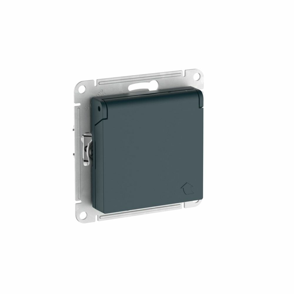 Розетка с заземлением Systeme Electric ATLASDESIGN, со шторкой с крышкой, 16А, IP20, быстрозажимные клеммы, цвет изумруд