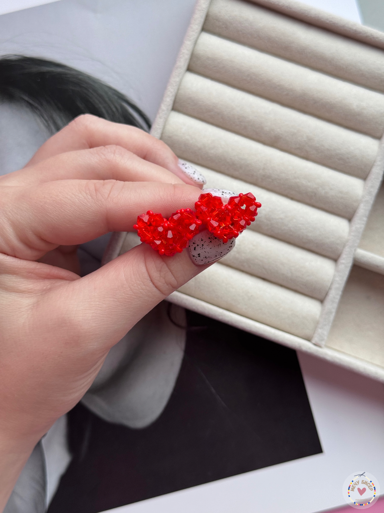 Серьги пусеты, бисер