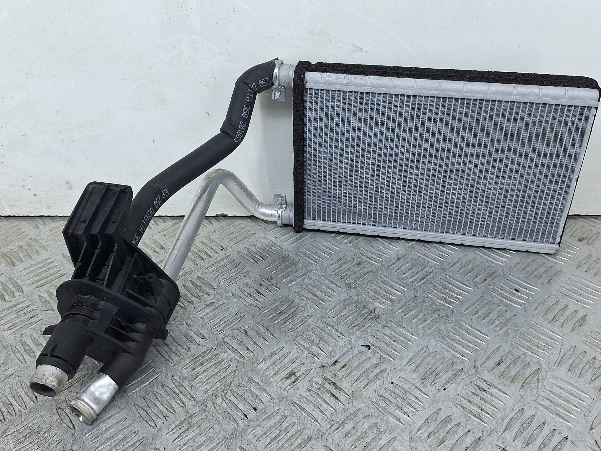 Радиатор отопителя (печки) BMW 3 E90/E91 2005 985422V03