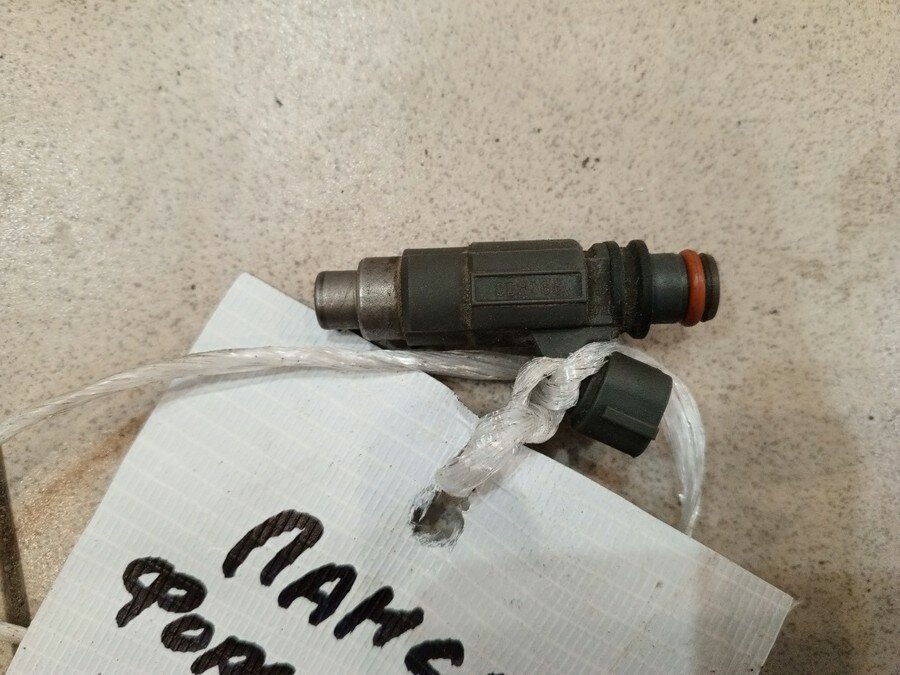 Форсунка инжекторная от Mitsubishi Lancer 9 CS 2000-2008