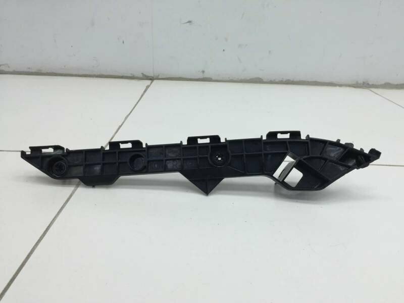 Кронштейн заднего бампера правый Toyota Corolla E150 2006-2013 кат.номер: 5215512320 5215502050