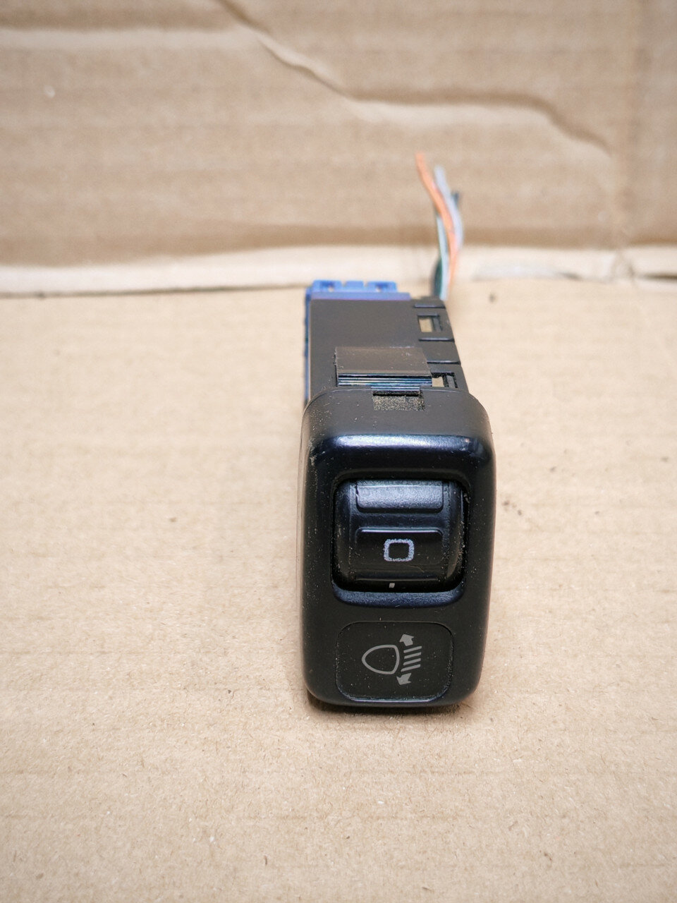 Кнопка корректора фар Mazda 626 GE