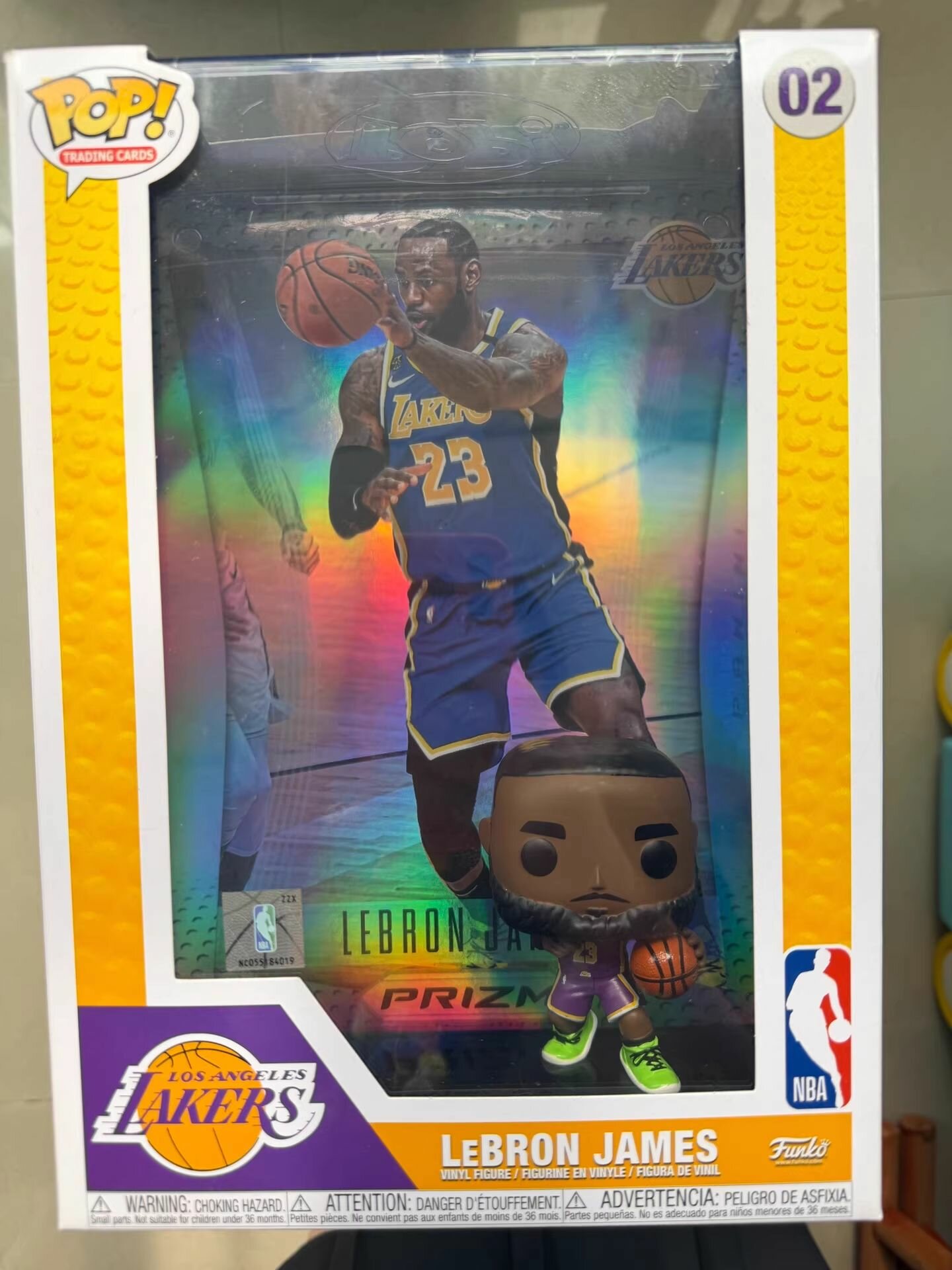 ! Trading Cards. NBA. Лос-Анджелес Лейкерс (Los Angeles Lakers). Леброн Джеймс (LeBron James) в форме №23, фигурка коллекционная, №02, винил, 10 см