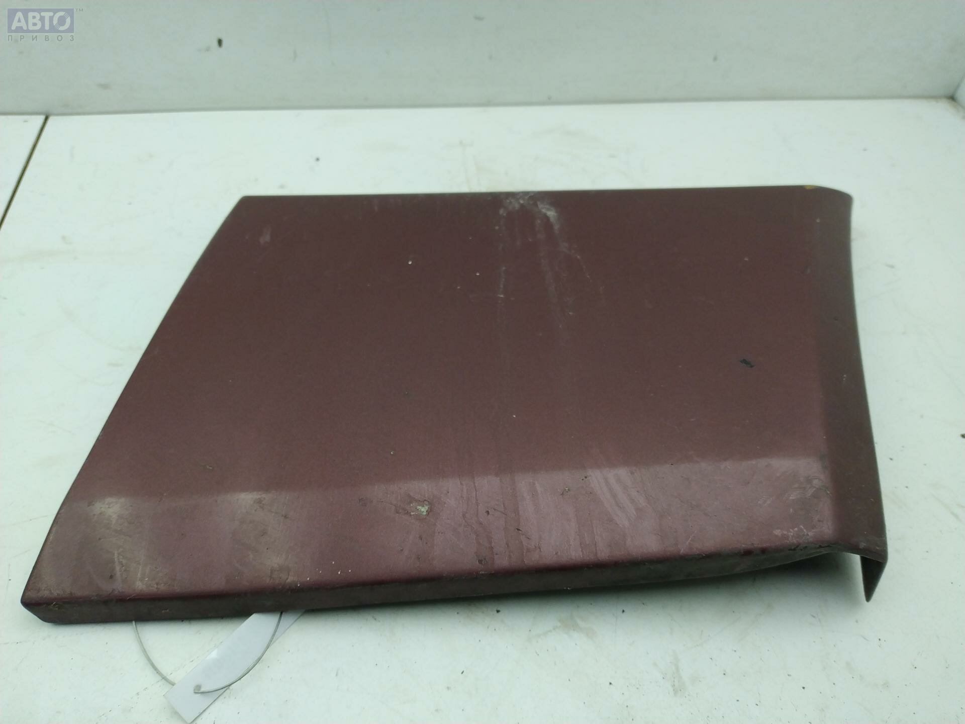 Молдинг крыла переднего правого Mercedes 190 W201 (1982-1993)