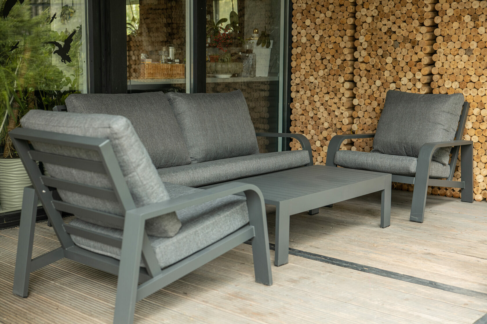 Комплект садовой мягкой мебели Премиум, устойчивый к влаге, 4 -5 персон, диван , кресло 2 шт, журнальный столик, металл