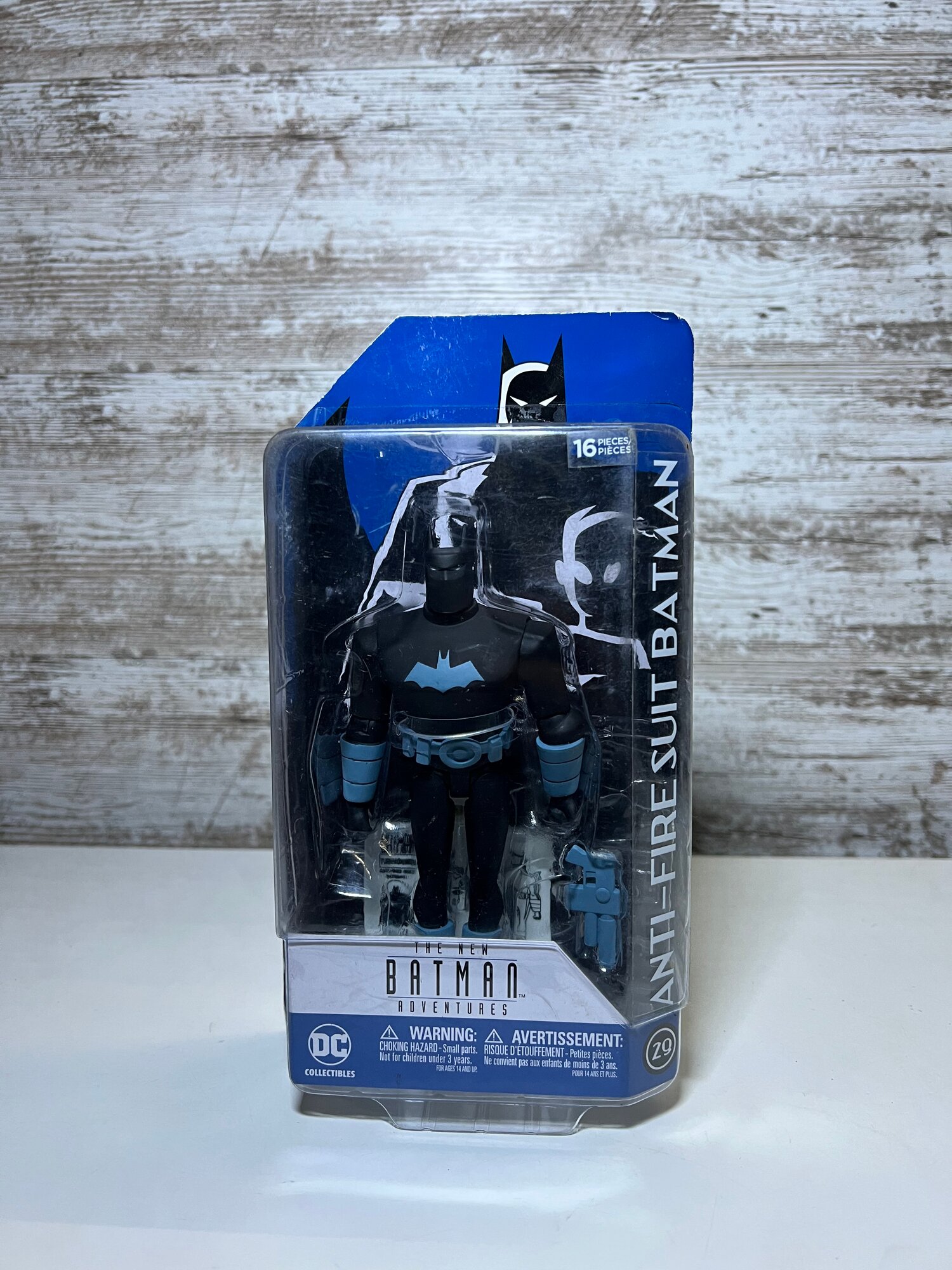 Фигурка Бэтмен DC Anti-fire suit Batman, 16 см от DC Comics