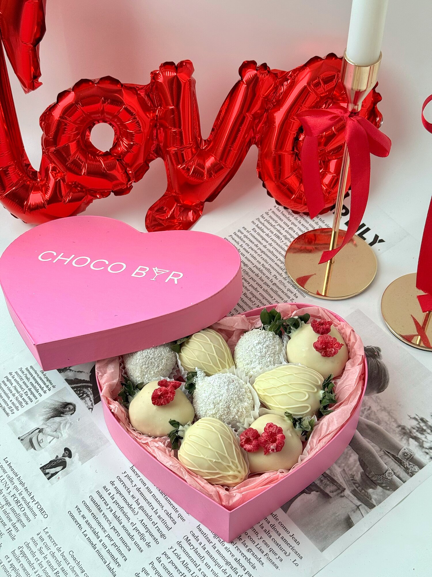 Клубника в белом шоколаде / подарочный набор в коробке сердце / подарочная упаковка
