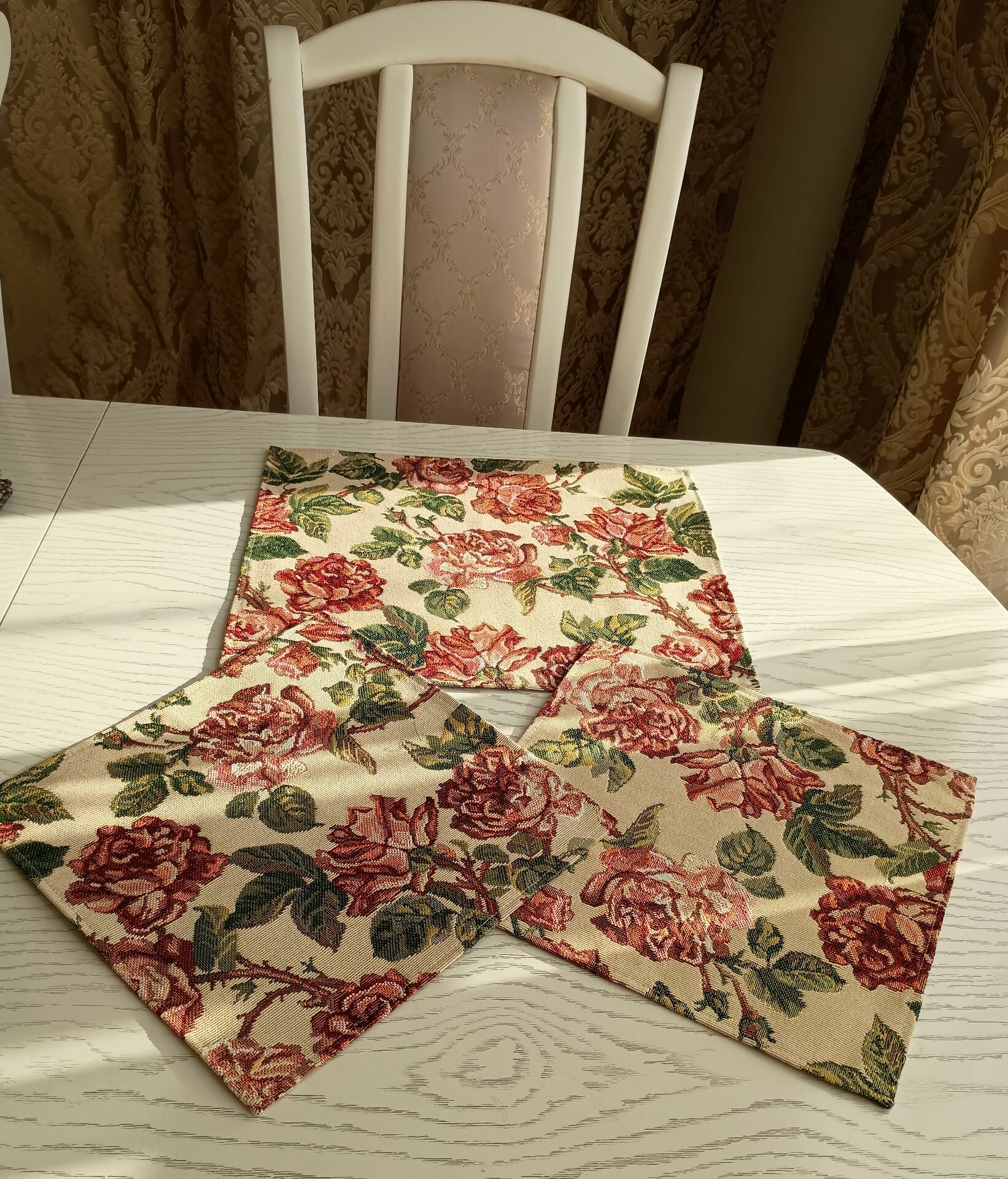 Комплект салфеток гобелен "Старинные розы" 1 шт-40х30, 2 шт-28х28