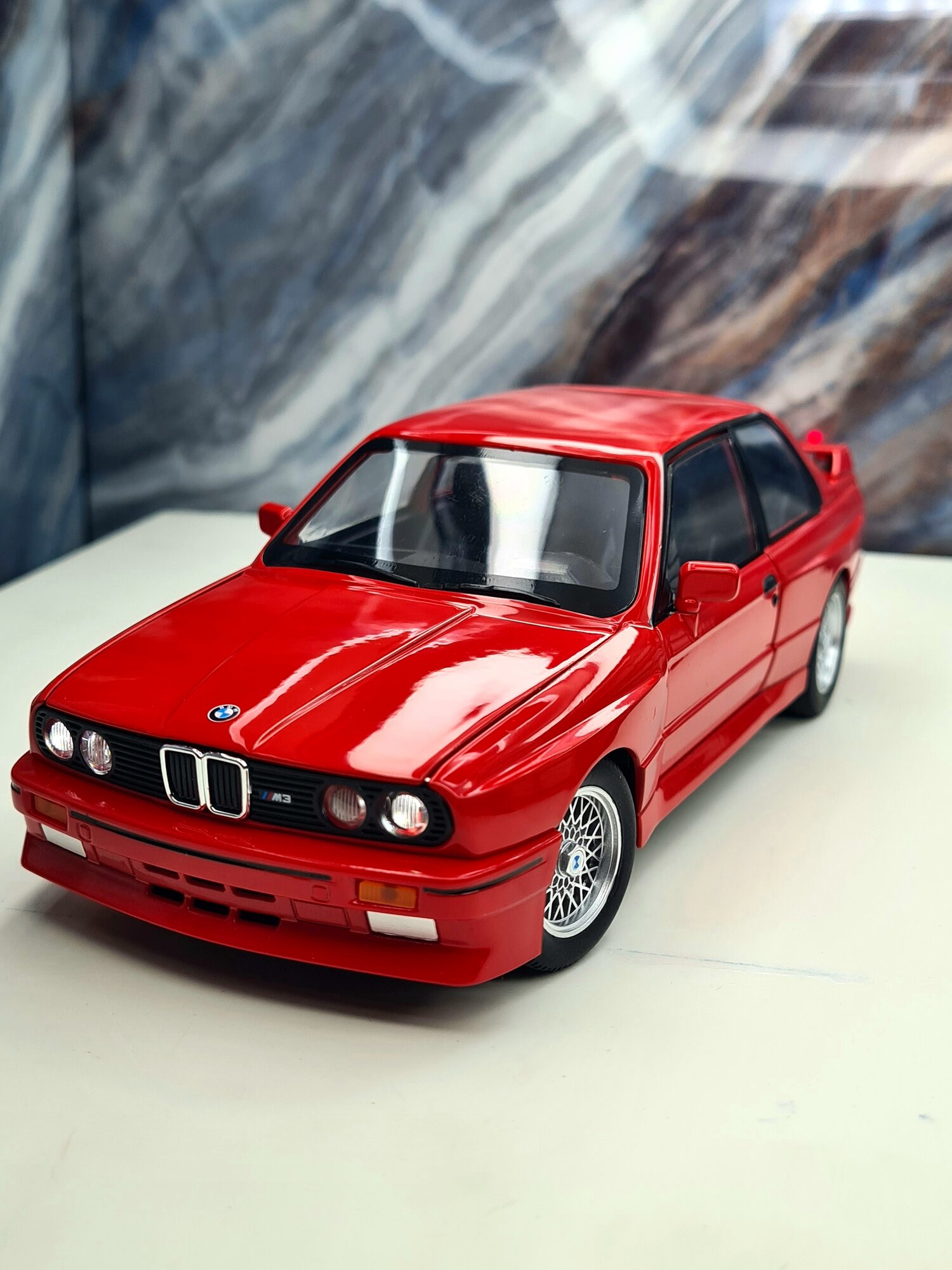Металлическая машинка BMW M3 E30 1:24