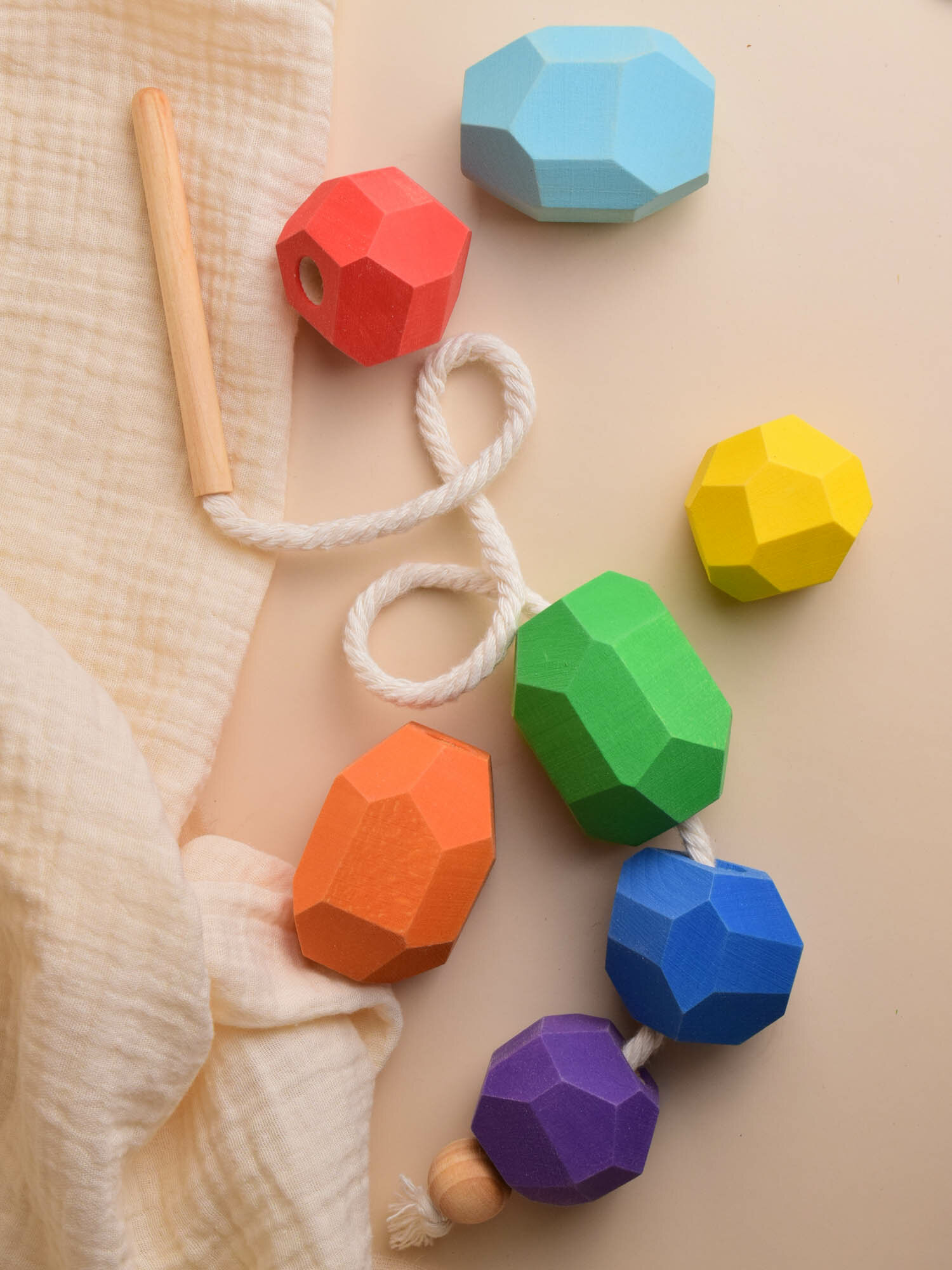 Шнуровка для Детей и Малышей Развивающая Деревянная Туми Иши