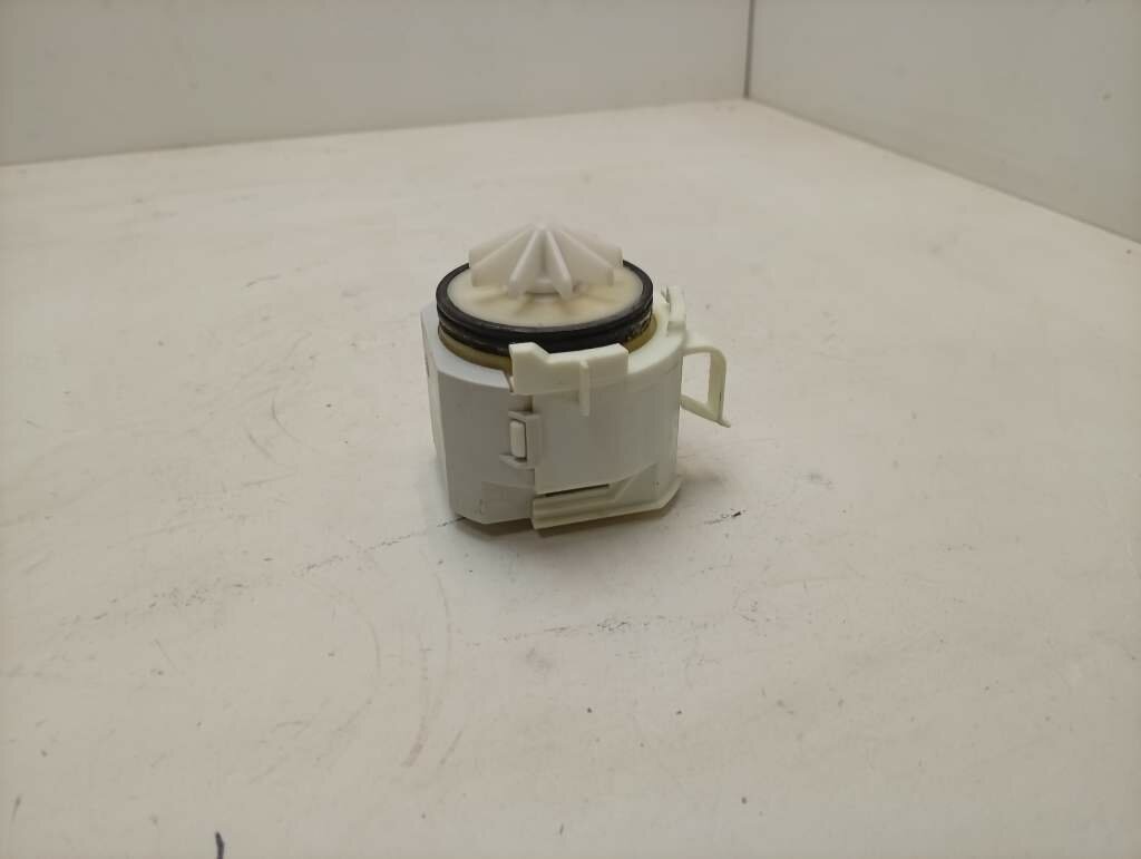 SMS40D02RU/09 ктп3 Сливной насос для посудомоечной машины Bosch Siemens Neff Kuppersbusch 620774 б/у