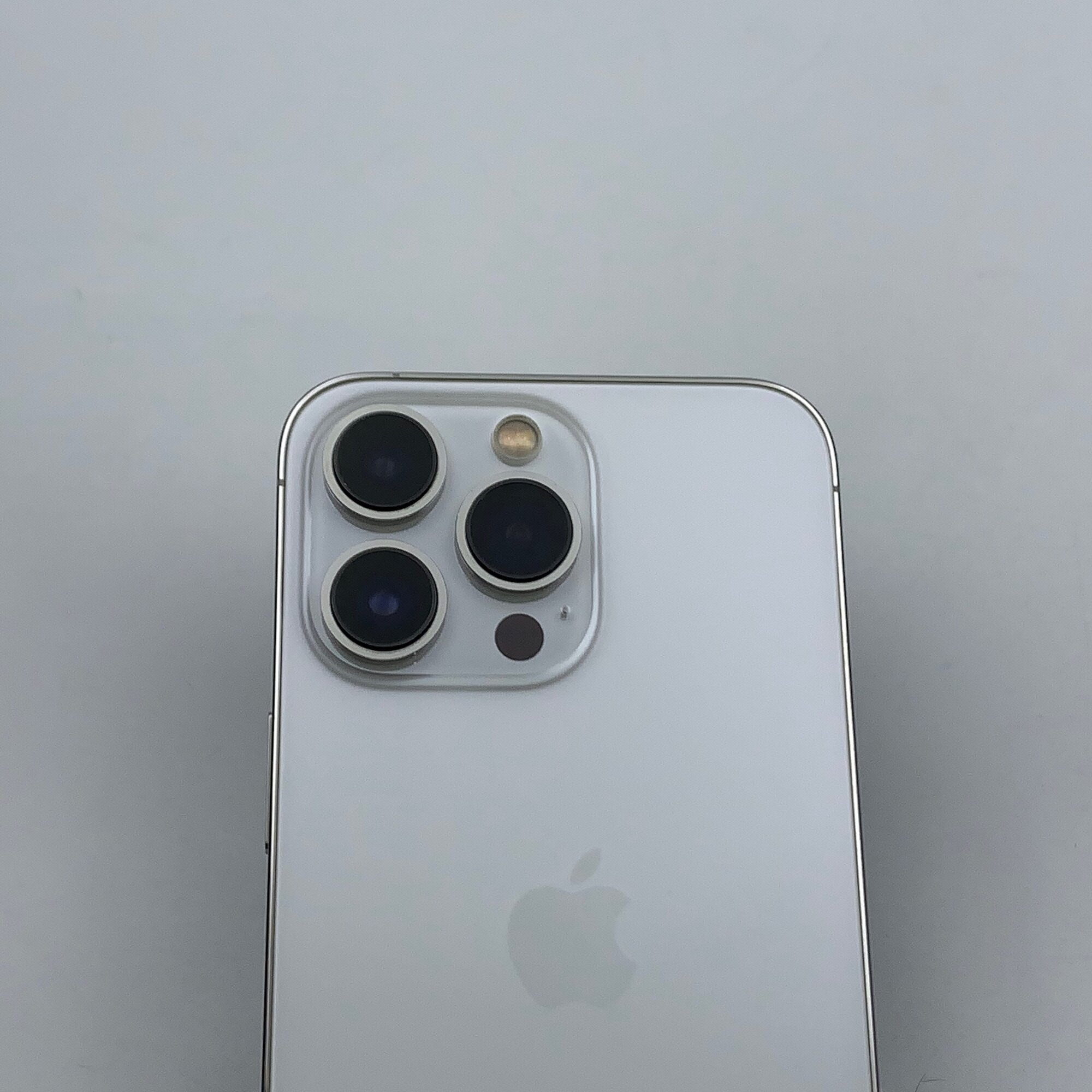 Смартфон Apple iPhone 13 Pro 6/256 ГБ, Dual nano SIM,6,1" OLED, LiDAR, Face ID, NFC,5G, Silver(серебристый)
