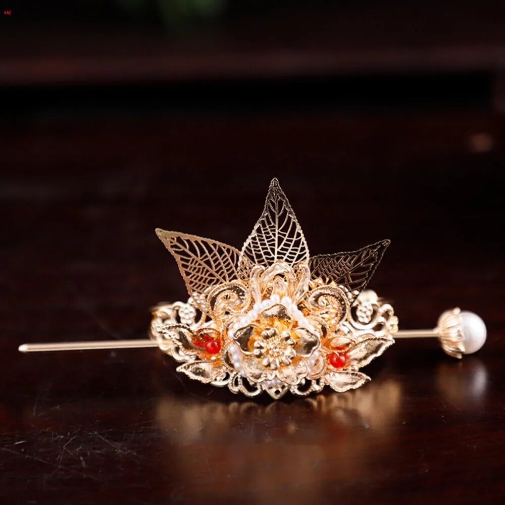 Диадема Корона для волос в древнем придворном стиле с искусственным жемчугом и камнями золотистого цвета