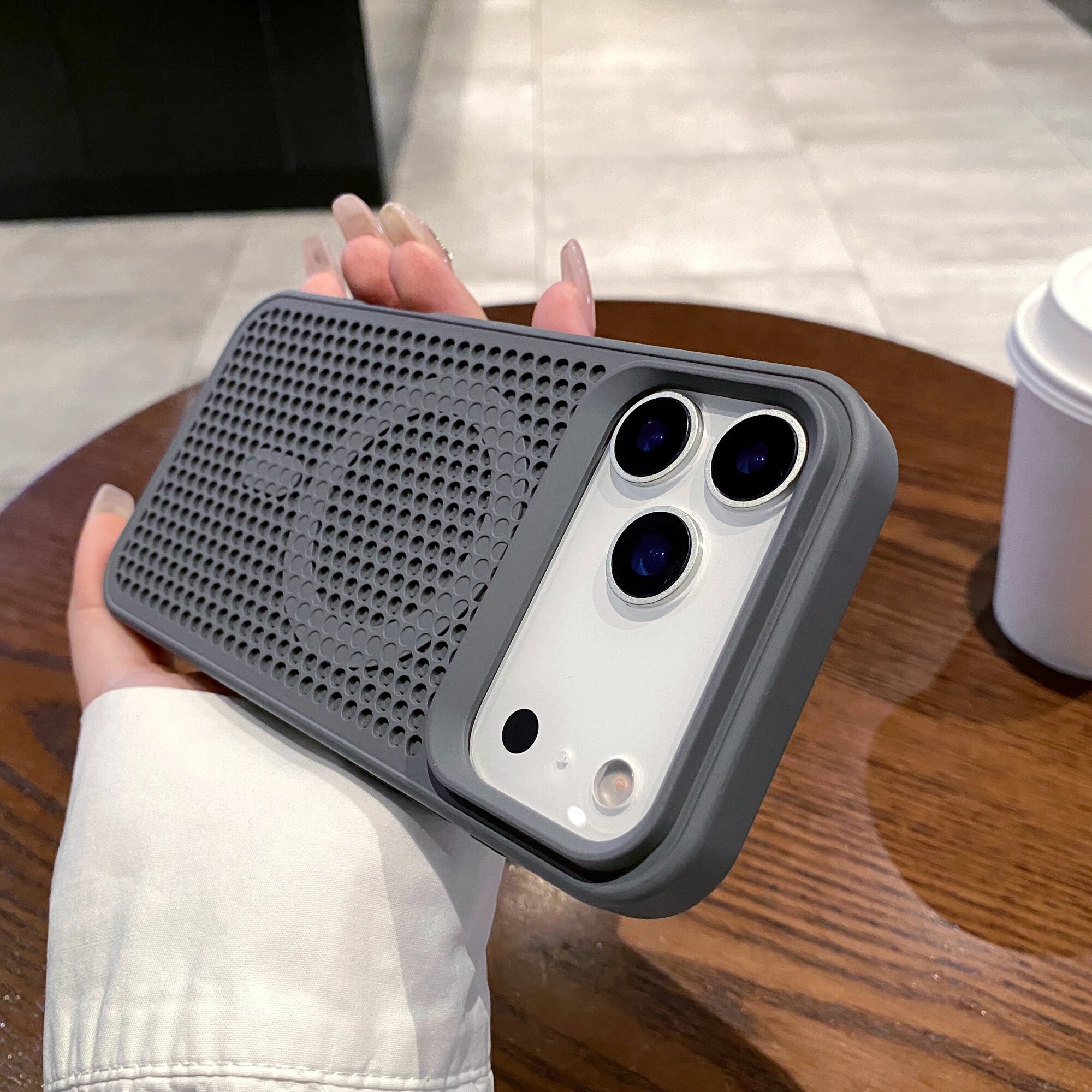 Чехол с полой сеткой и охлаждением для телефона Magsafe для iPhone 17, Air 16, 15, 14, 13, 12, 11 Plus Pro Max, дышащий сотовый магнитный чехол