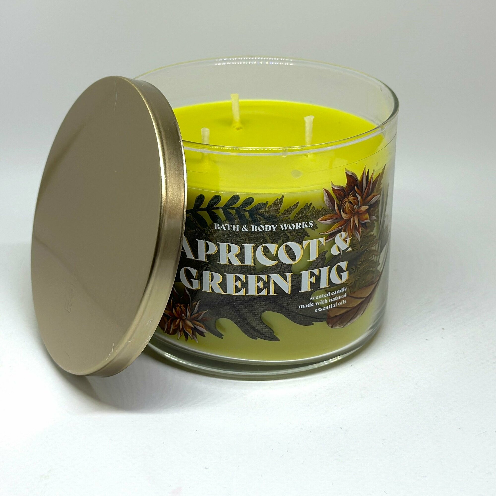Bath and Body Works свеча ароматическая с 3-мя фитилями APRICOTE & GREEN FIG