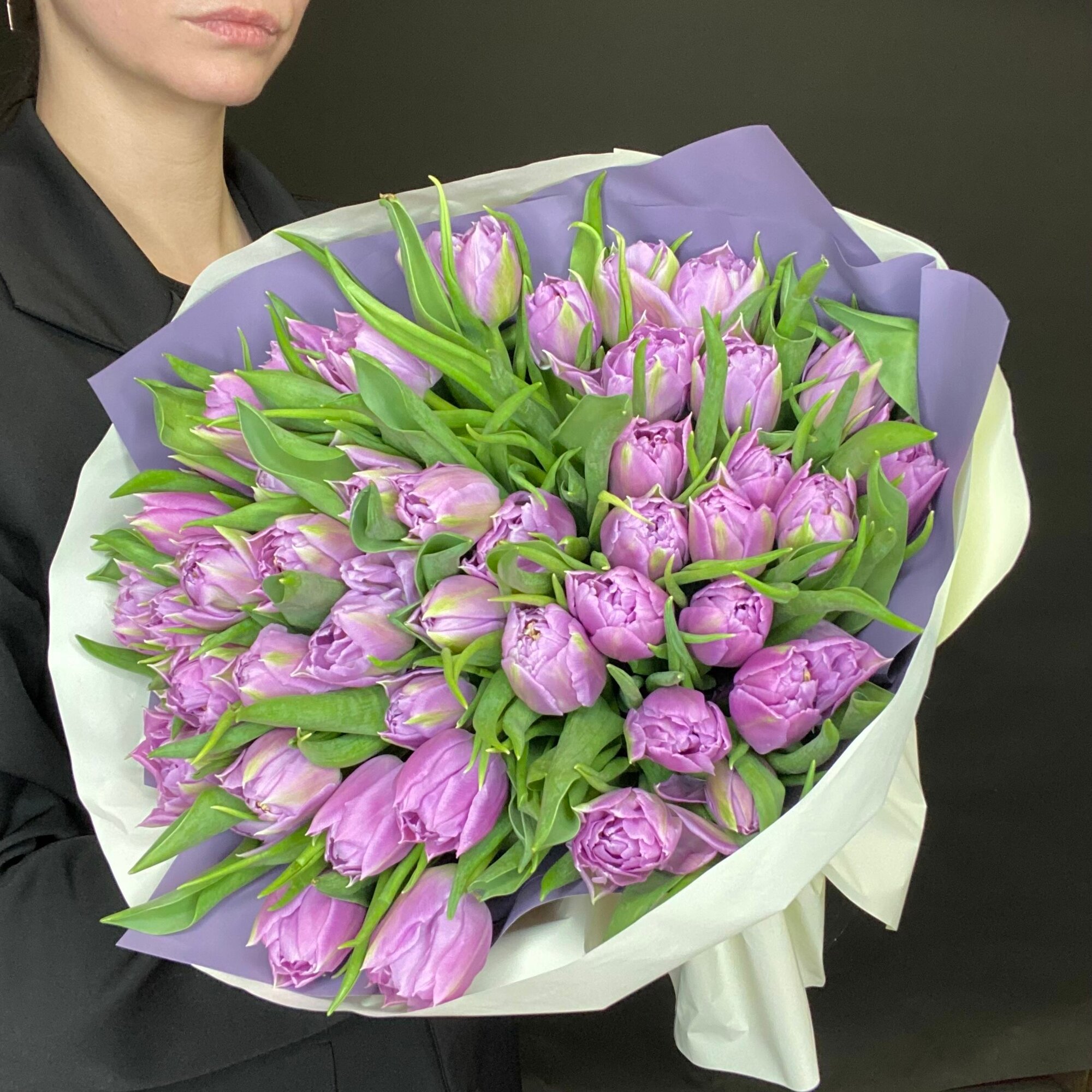 Сиреневые тюльпановы (51 тюльпан), высота букета 40 см, ширина 30 см