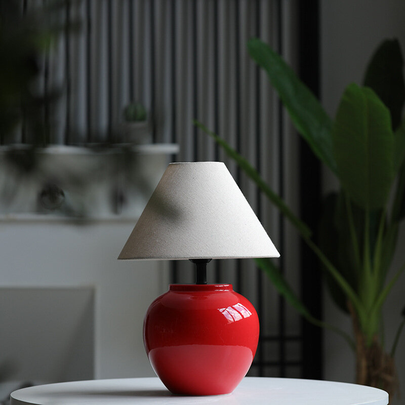 Глиняный настольный светильник с тканью: уникальный дизайн в стиле Ваби-Саби от дизайнера