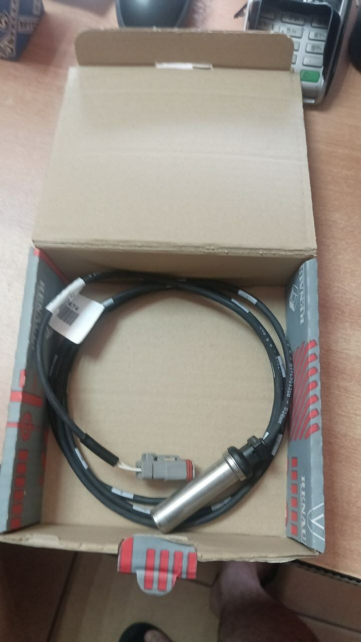 Rvi7421363474_датчик Abs ! Rvi Midlum Dxi 5/7, Premium Ii Tr/Pr/Dxi 7, Magnum Dxi 12/13 RENAULT арт. 7421363474