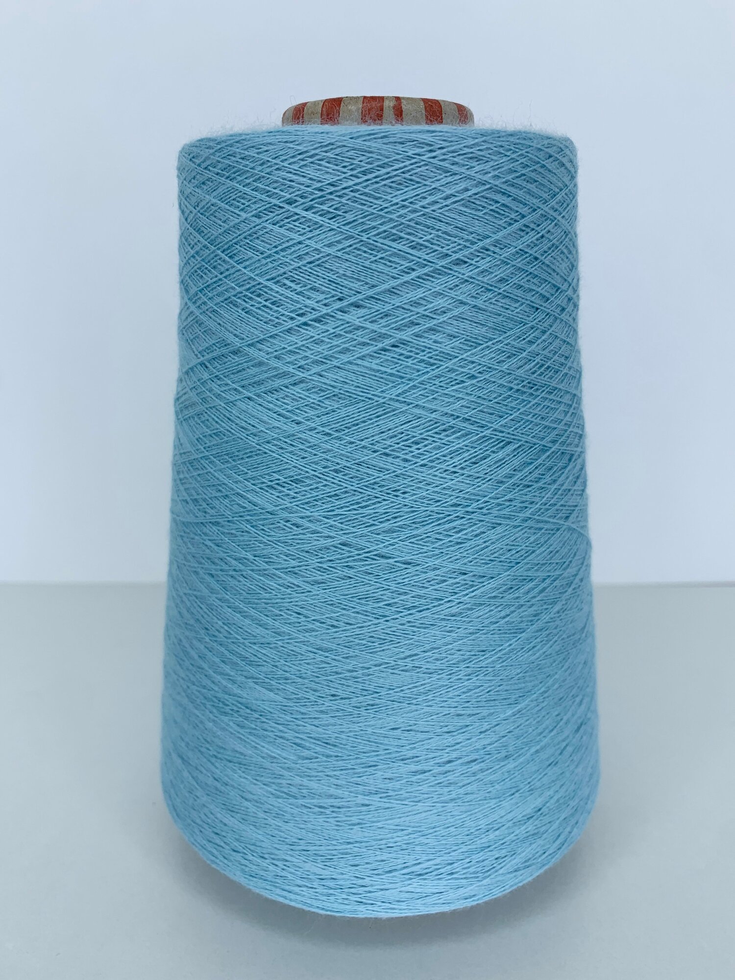 THAITI - Botto Giuseppe; 50% меринос 50% хлопок; 2400м/100гр 2/48000; col:3113, цвет: голубой; вес 250гр; italyyarn