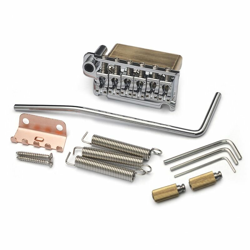 Гитара с тремоло-бриджем с одним креплением; расстояние между струнами 10,9 мм.