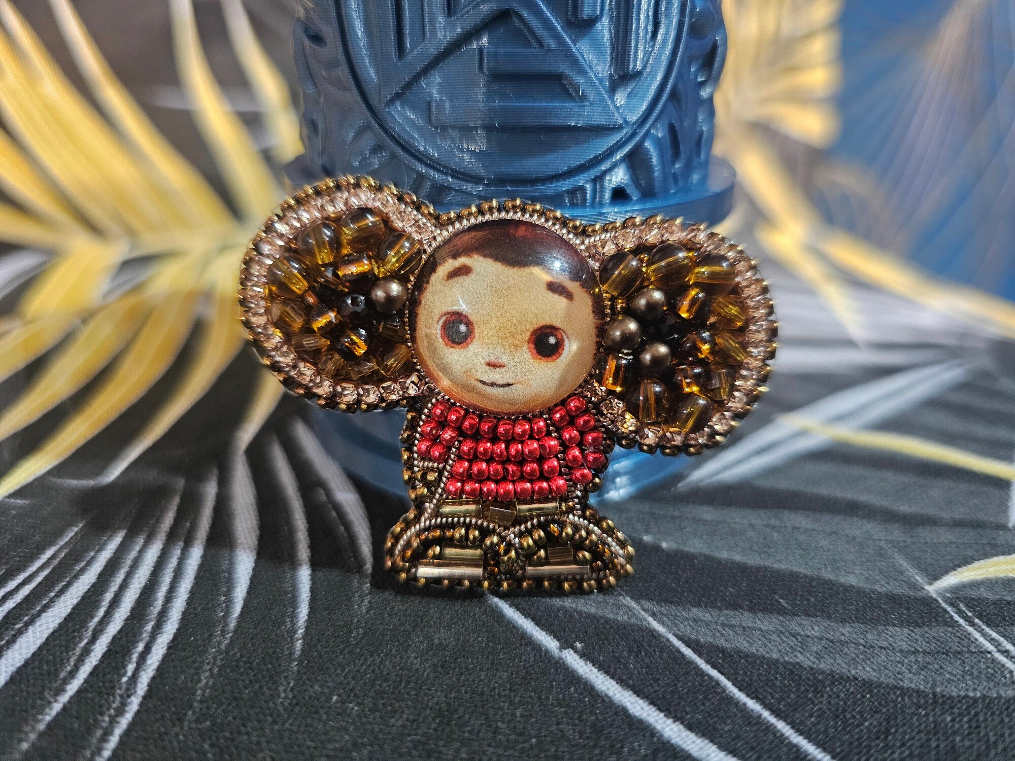 Брошь, стразы