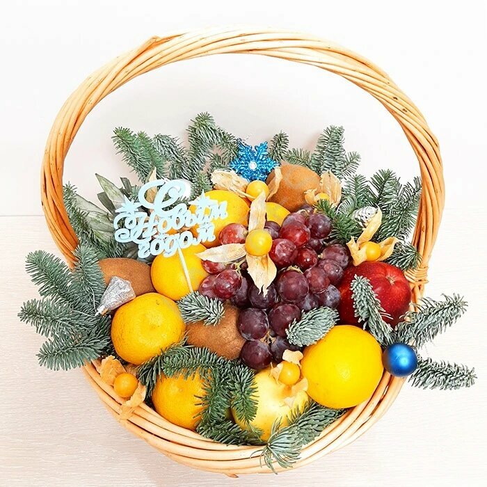 Фруктовая корзина на новый год