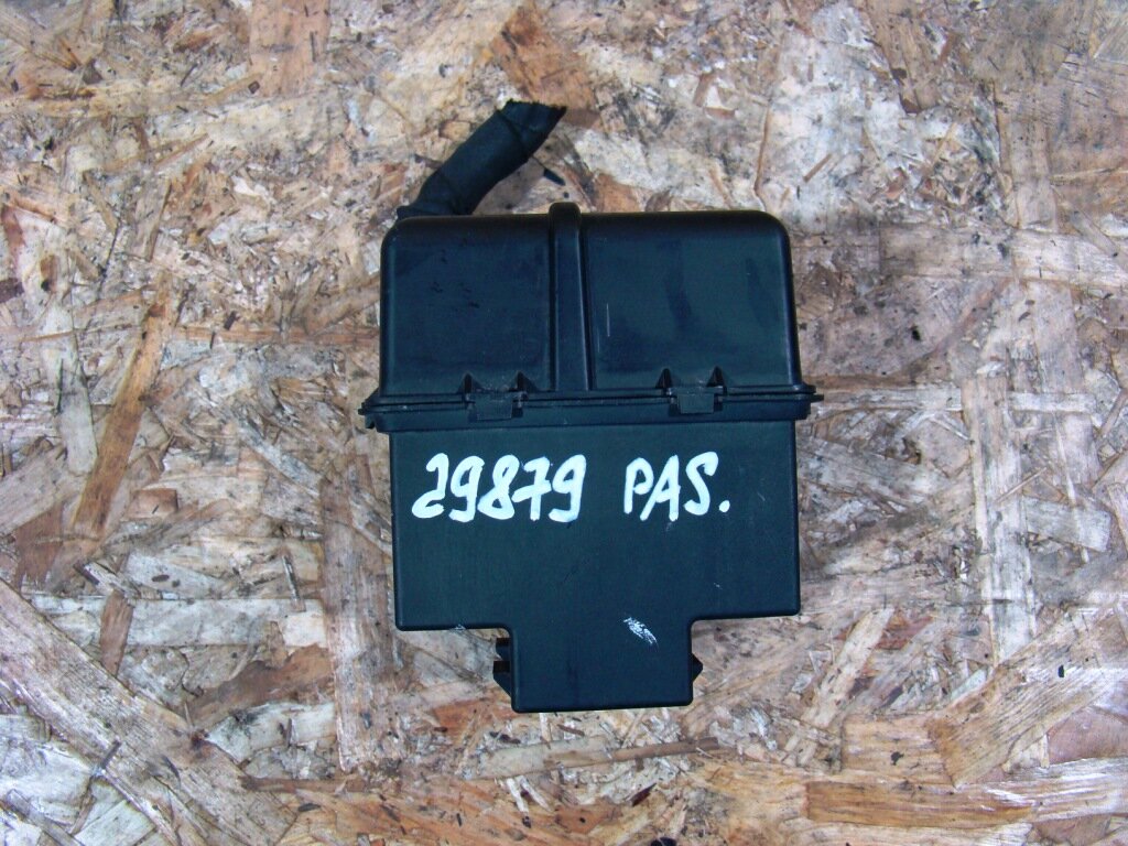 VW Passat B6 Блок предохранителей 1K0937507B