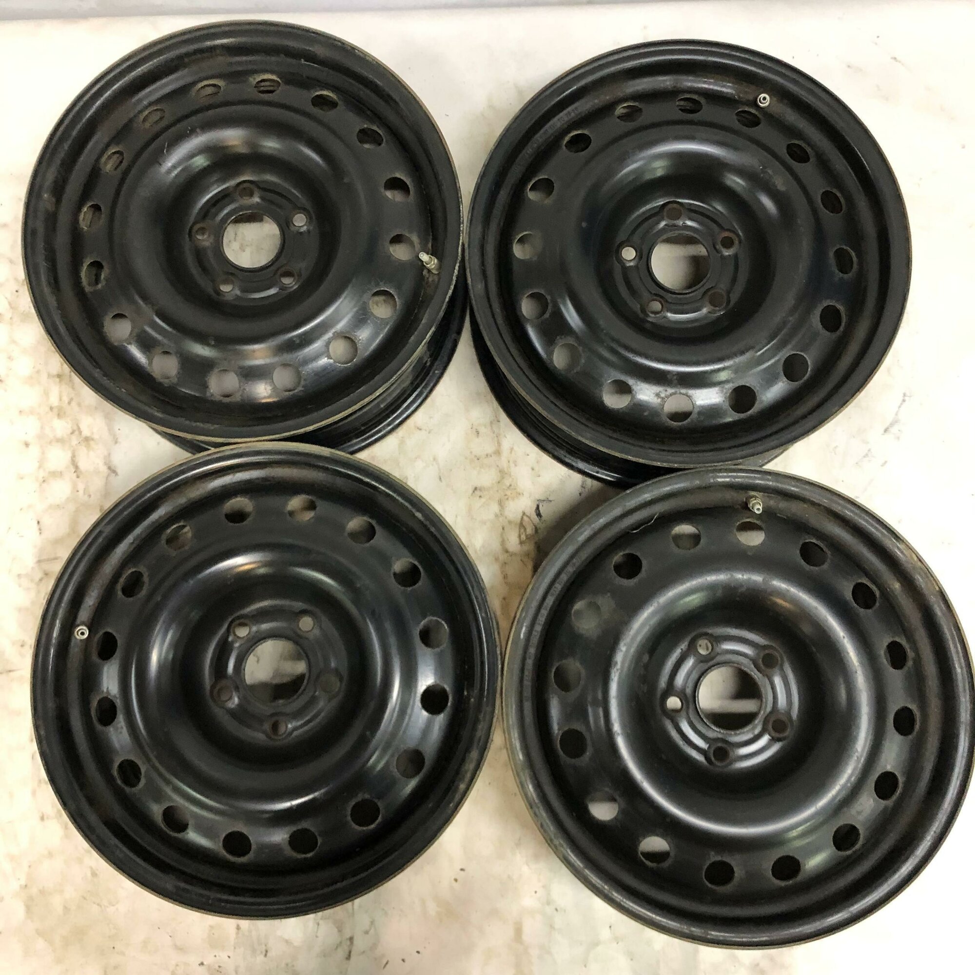 Колесные диски Штампованные 17x6.5 PCD 5x114.3 D64.1 ET40 (Реплика)