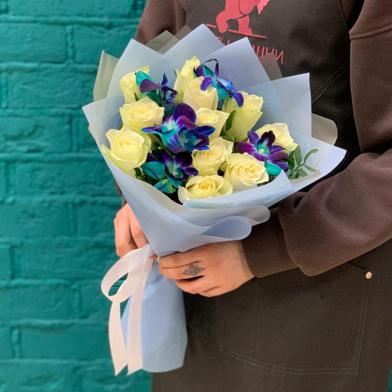 Букет из розы и орхидеи