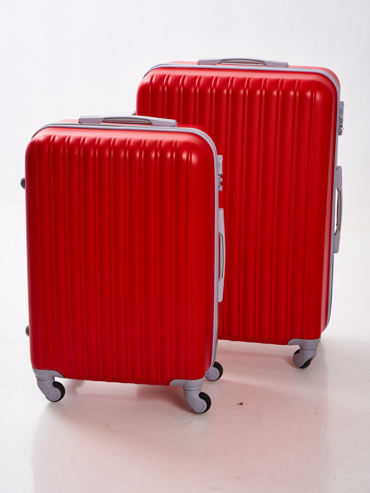 Комплект чемоданов , 2 шт.