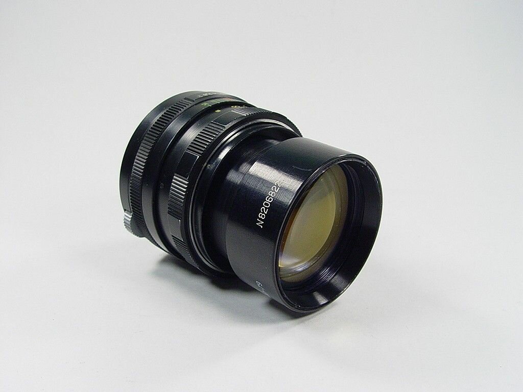 Крученое боке. Объектив творческий сверх- светосильный. РО-109 или 16КП f/1.2 50мм под Sony NEX E-mount