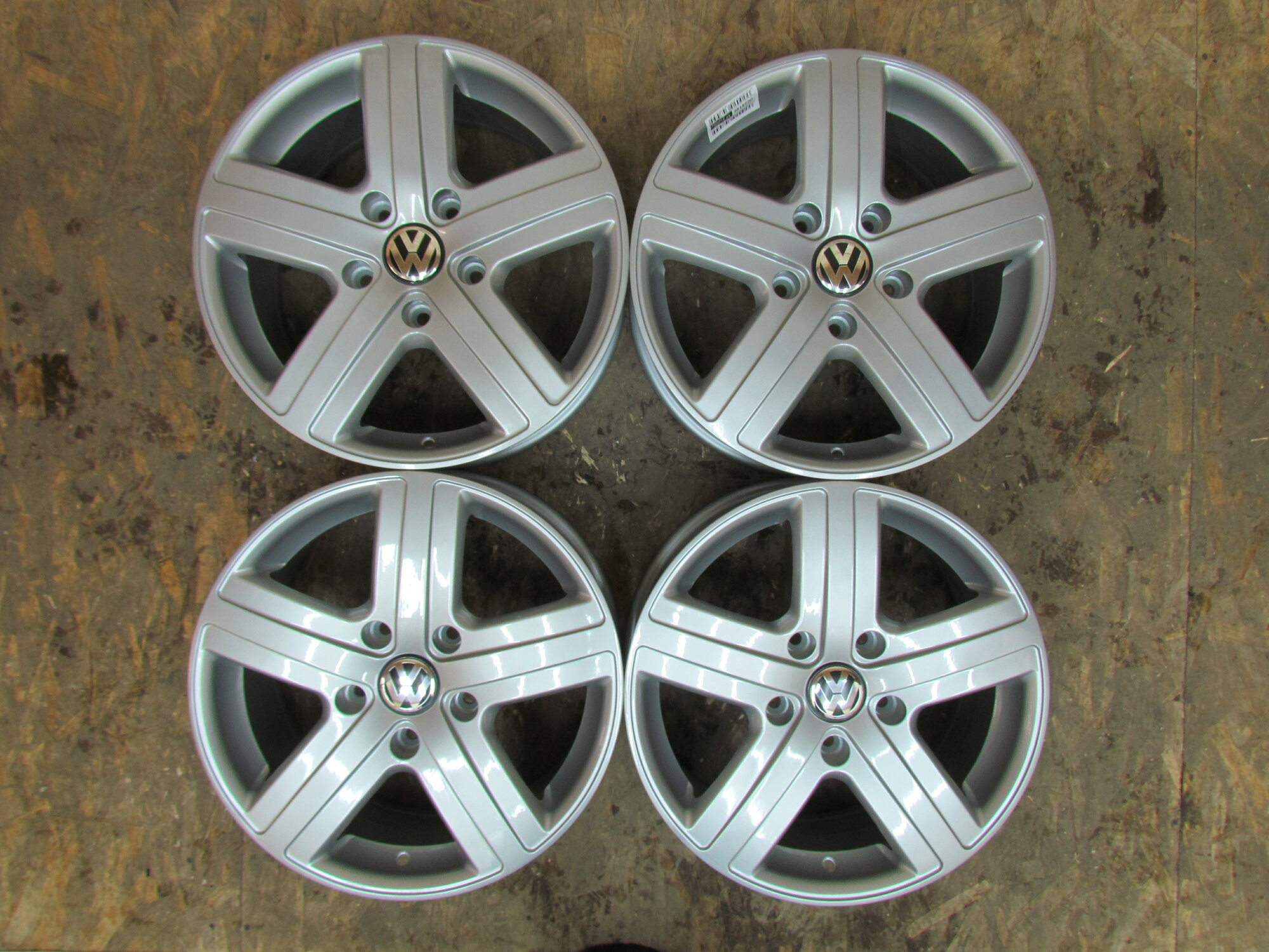 Комплект колесных дисков Volkswagen R17 7.5J ET50 5*130 DIA71.6 (реплика) 0024146